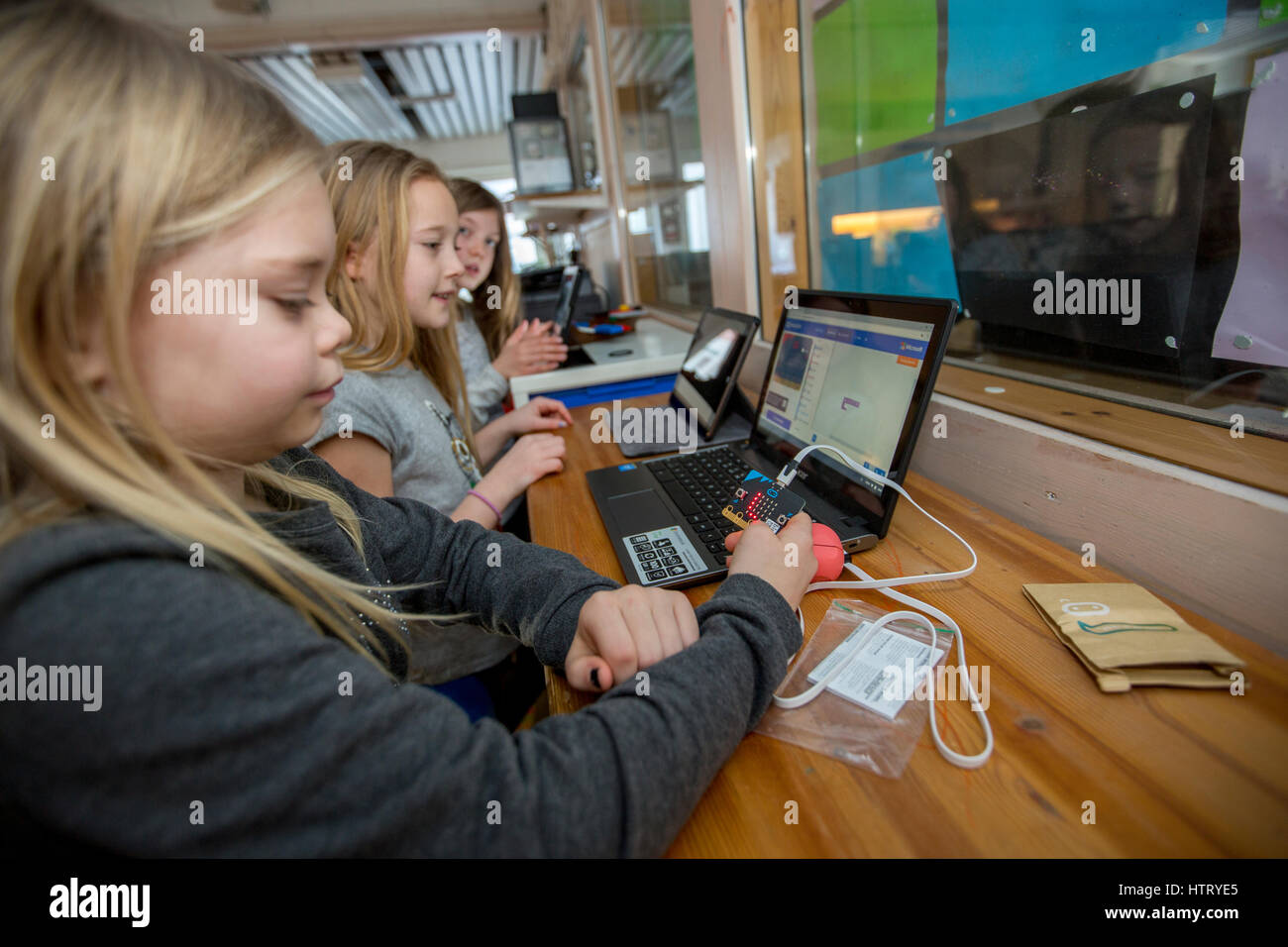 Schule unterricht computer -Fotos und -Bildmaterial in hoher Auflösung – Alamy