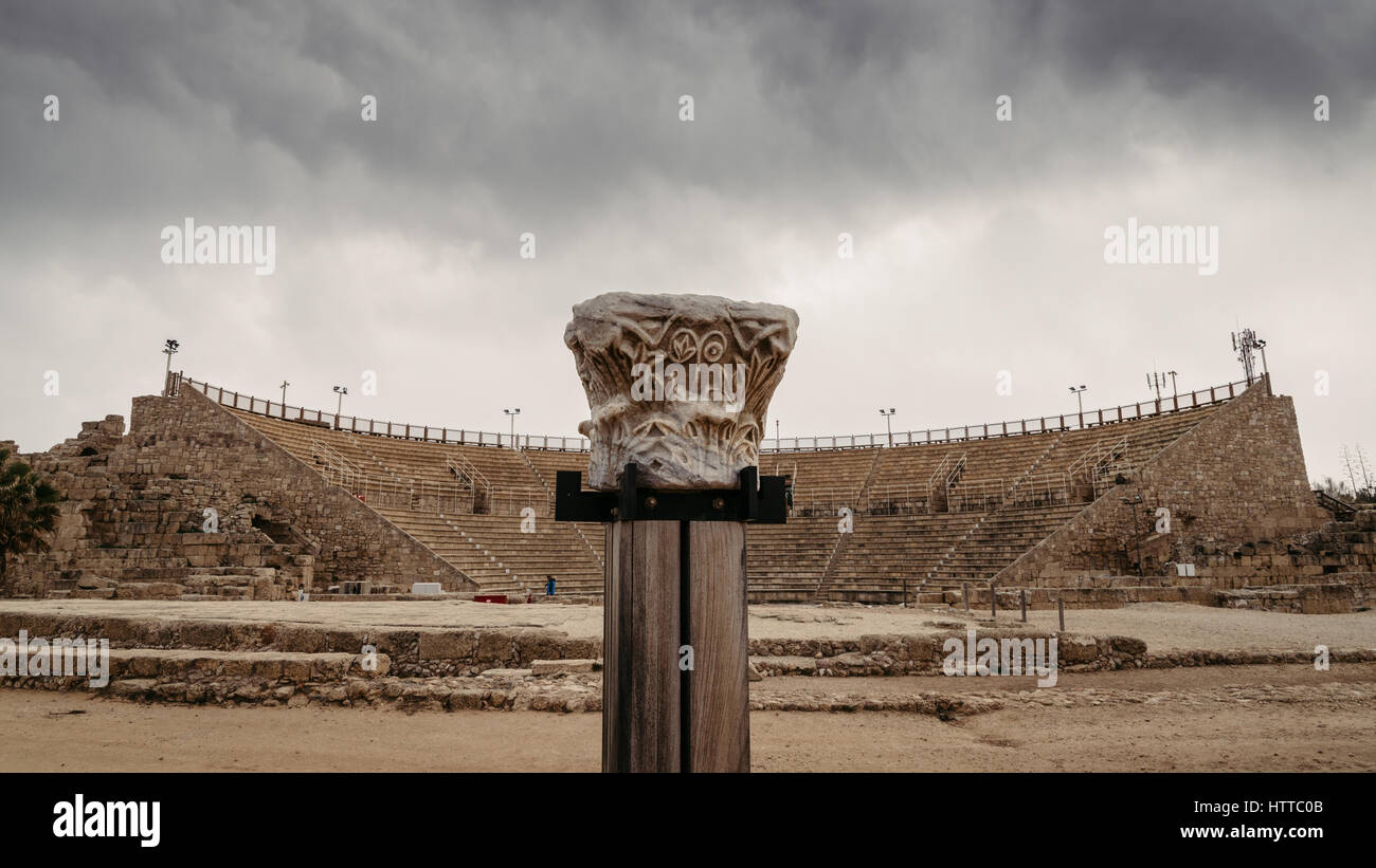 Roman amphitheater caesarea israel -Fotos und -Bildmaterial in hoher ...