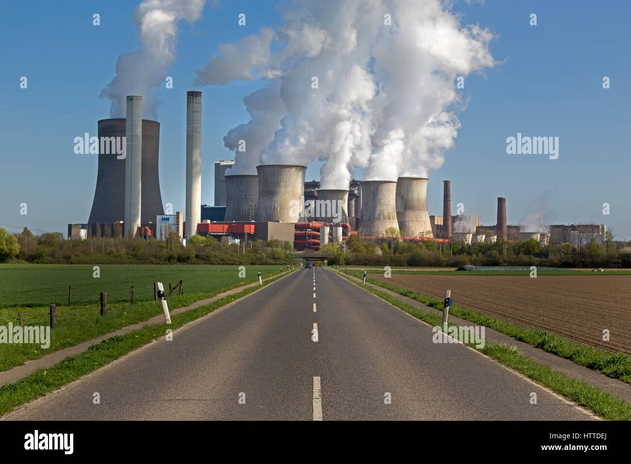 Braunkohle-Kraftwerk Niederaußem, betrieben von RWE, Bergheim ...