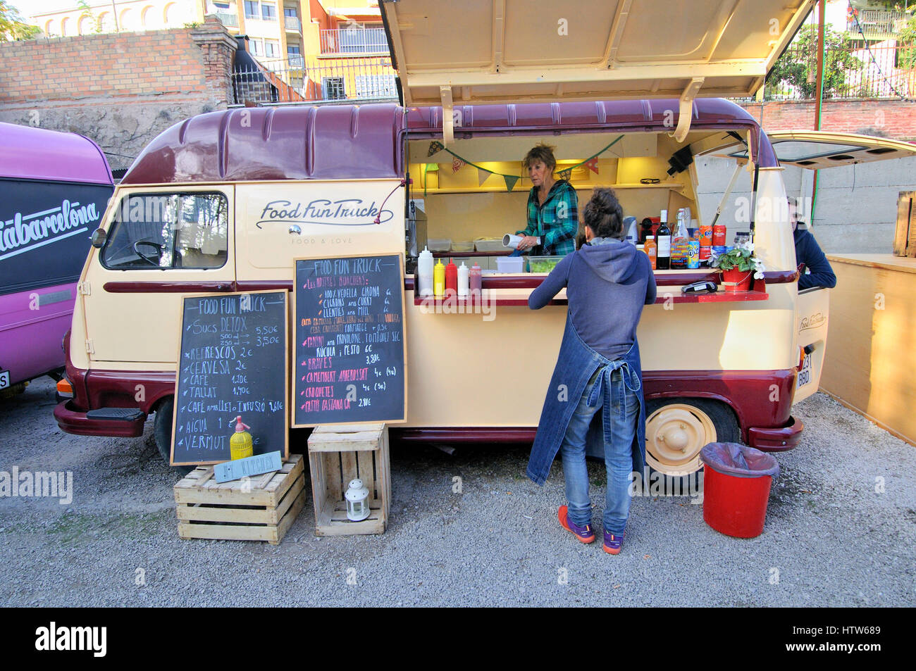 Food trucks -Fotos und -Bildmaterial in hoher Auflösung – Alamy
