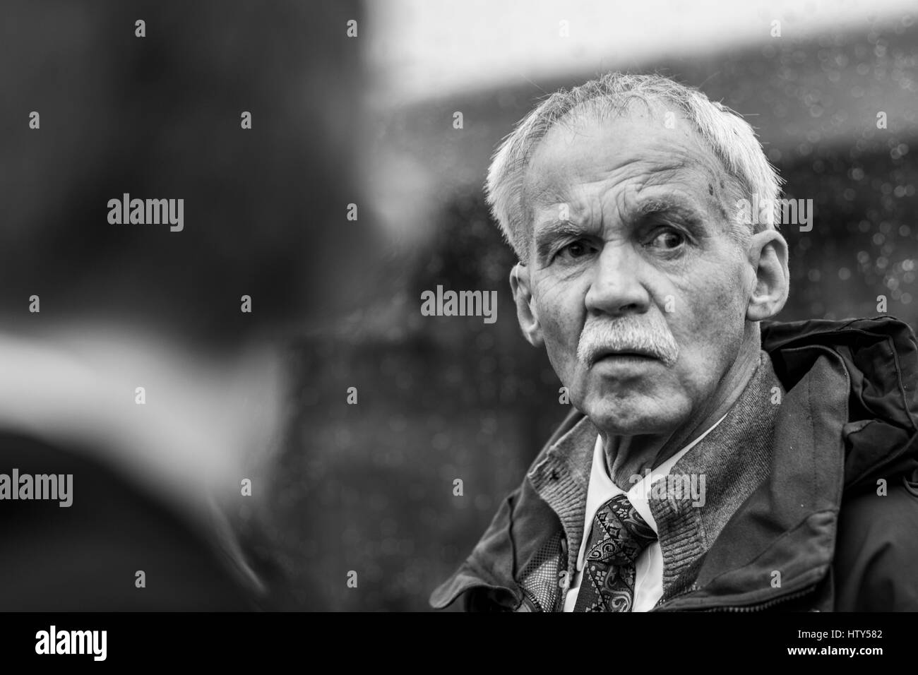 Straße weise -Fotos und -Bildmaterial in hoher Auflösung – Alamy