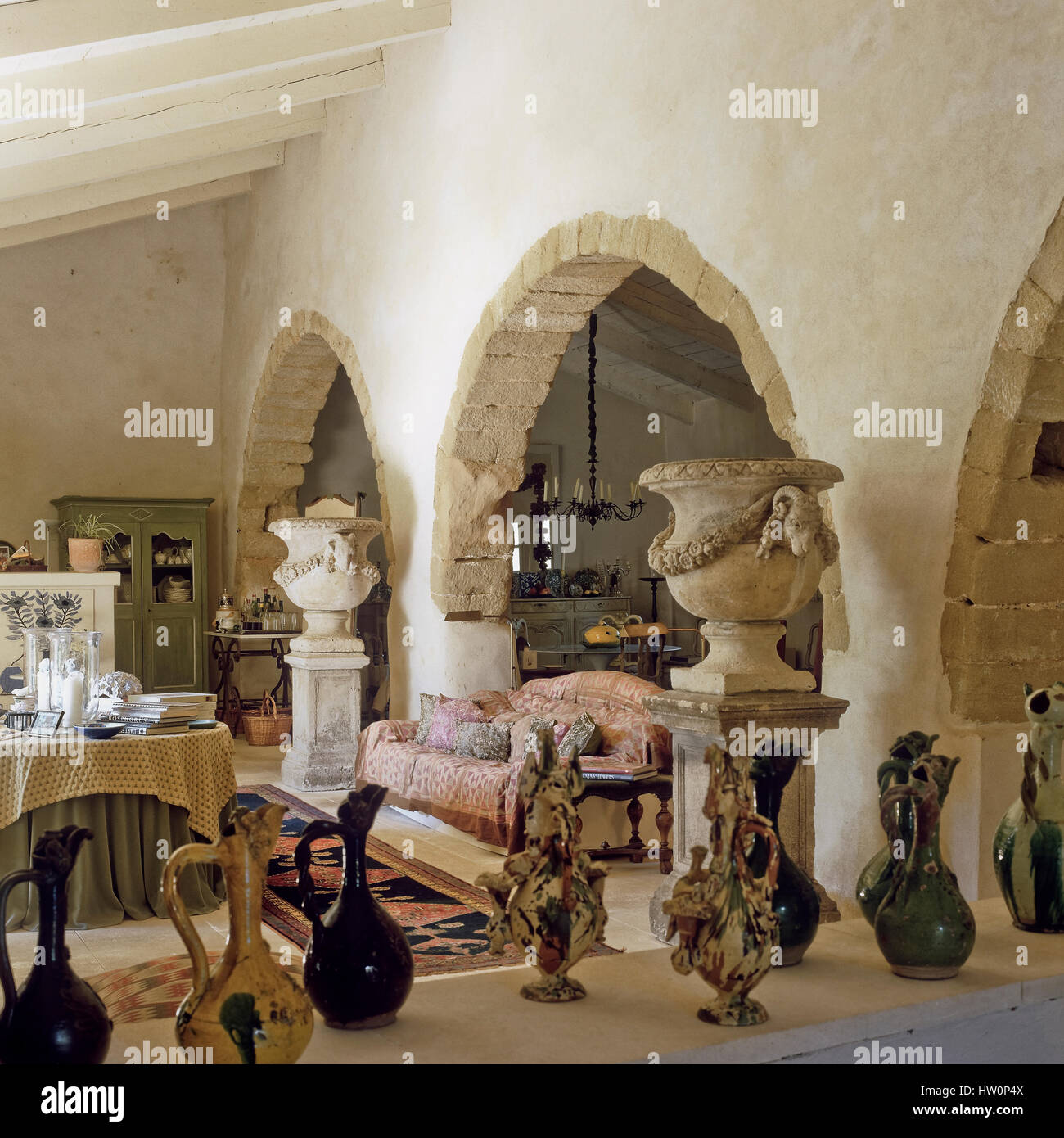 Sammlung von vasen -Fotos und -Bildmaterial in hoher Auflösung – Alamy