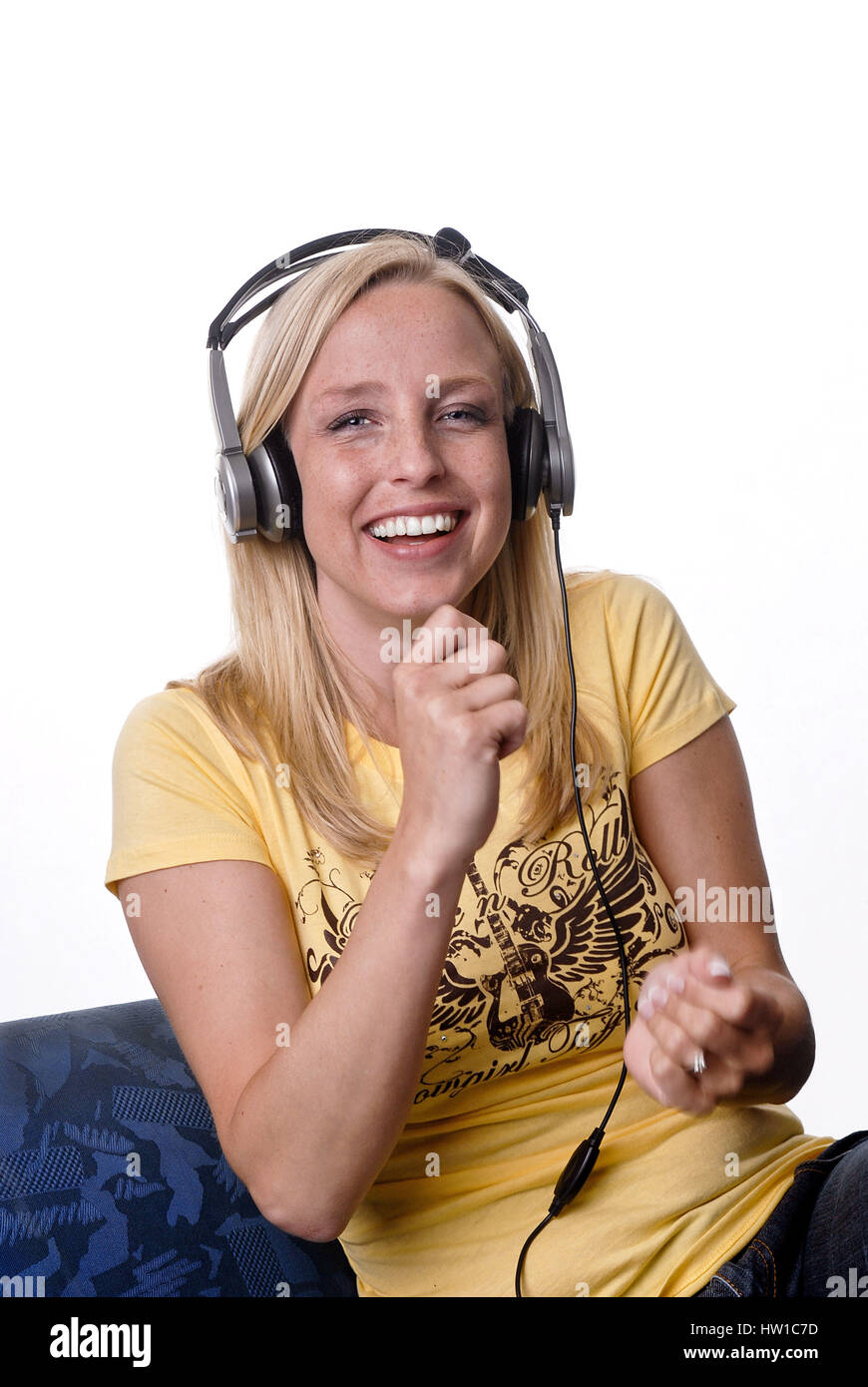 Musik horen -Fotos und -Bildmaterial in hoher Auflösung – Alamy