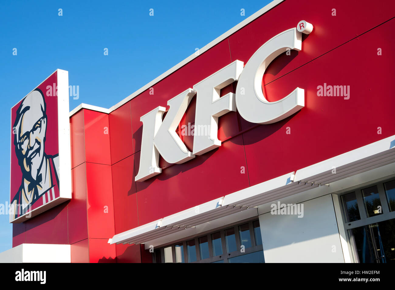 KFC-Fastfood-Restaurant. Kentucky Fried Chicken (KFC) ist der weltweit ...