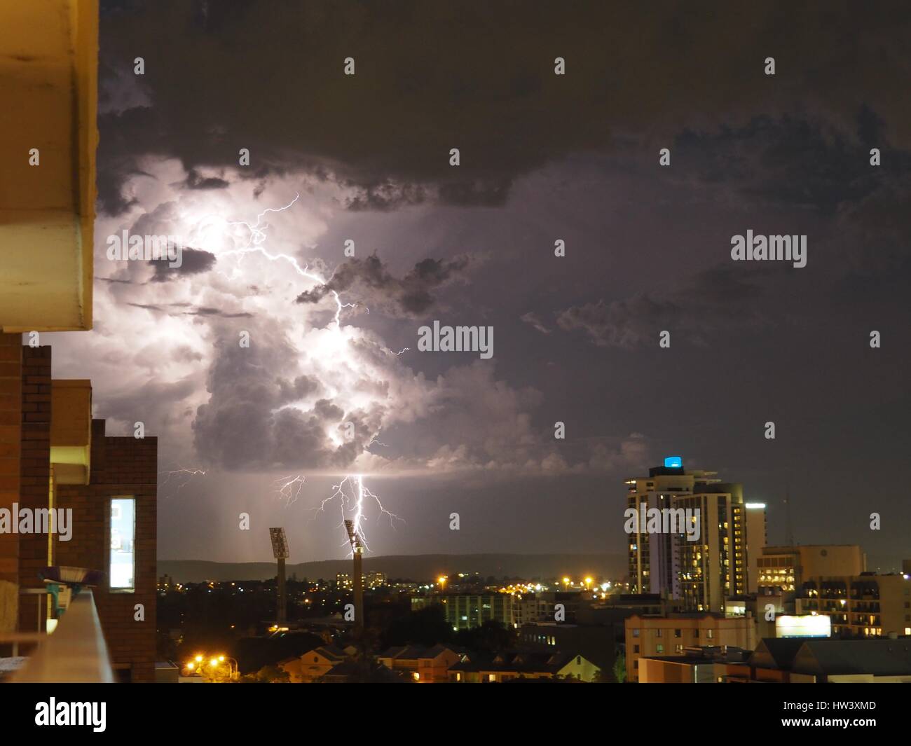 Natürlicher blitz -Fotos und -Bildmaterial in hoher Auflösung – Alamy