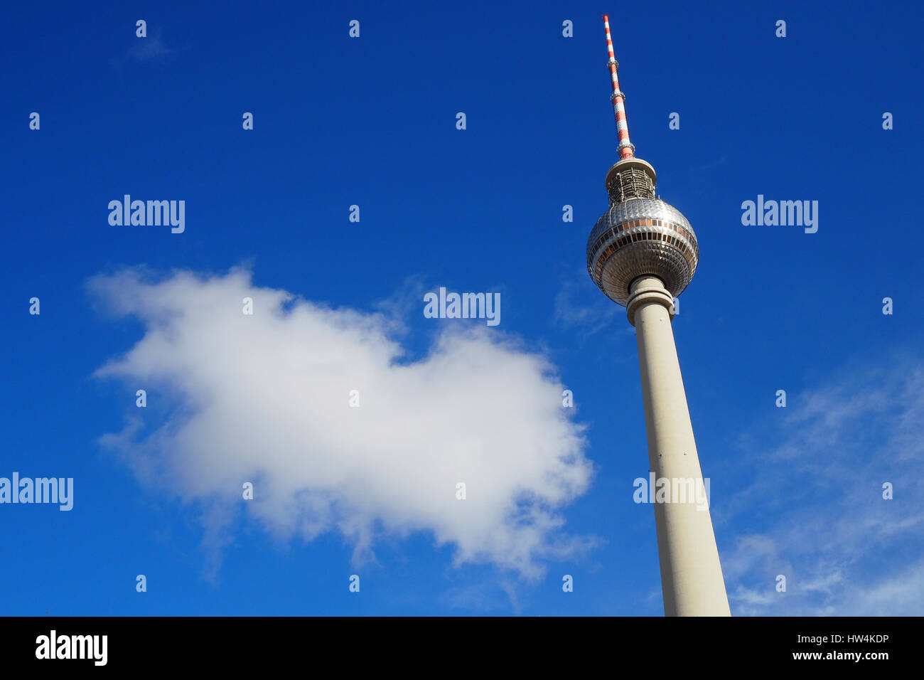Berlin, Deutschland: der Fernsehturm am Alexanderplatz Stockfotografie ...