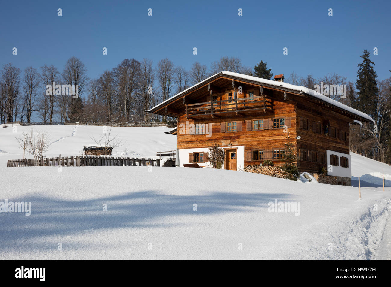 Typisch bayerisches Bauernhaus, Winter, Oberstdorf, Allgäuer Alpen ...