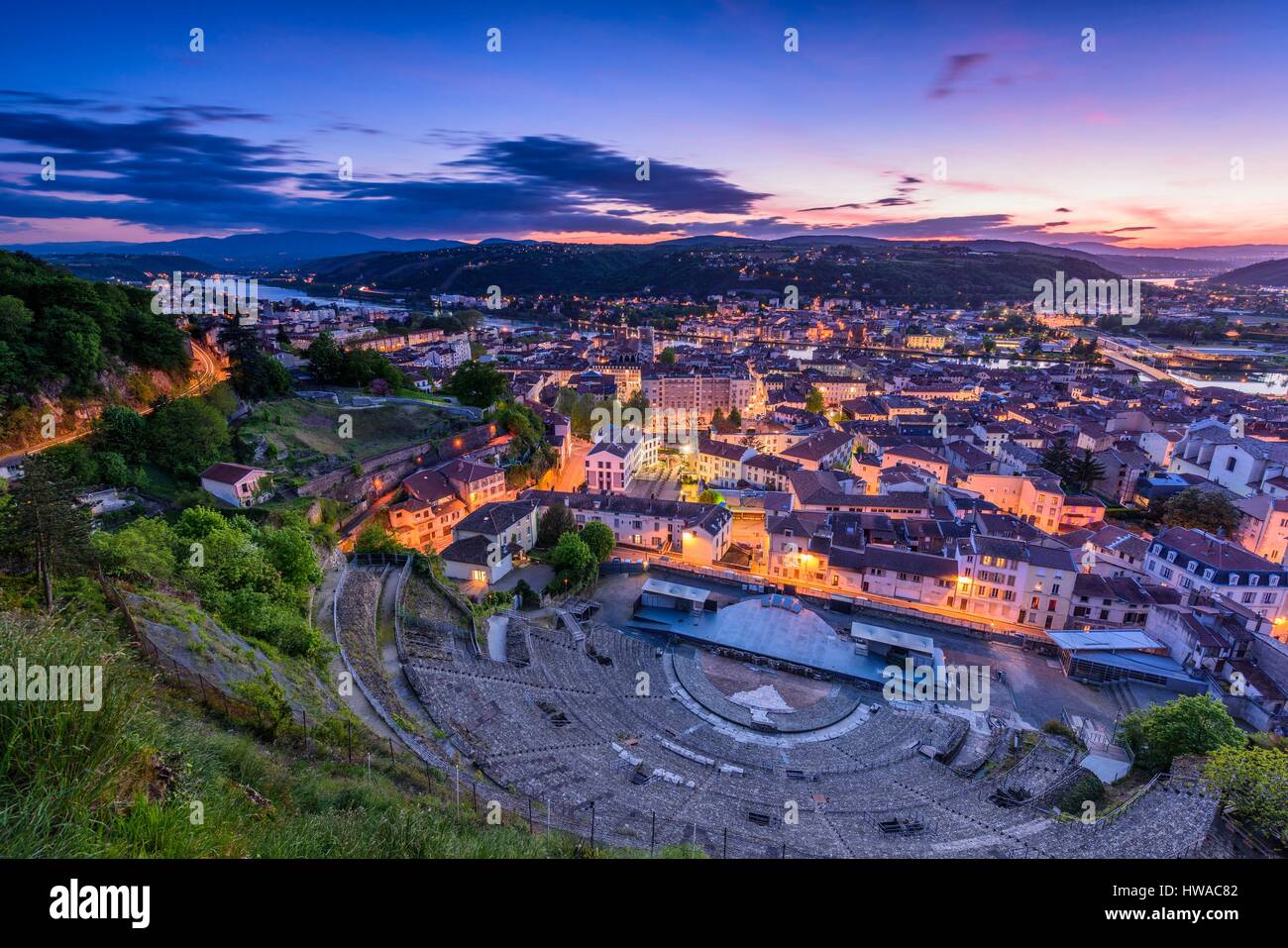 Frankreich, Isere, Vienne, römische Amphitheater, erbaut zwischen 40 ...