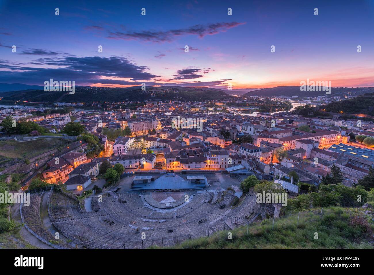 Frankreich, Isere, Vienne, römische Amphitheater, erbaut zwischen 40 ...
