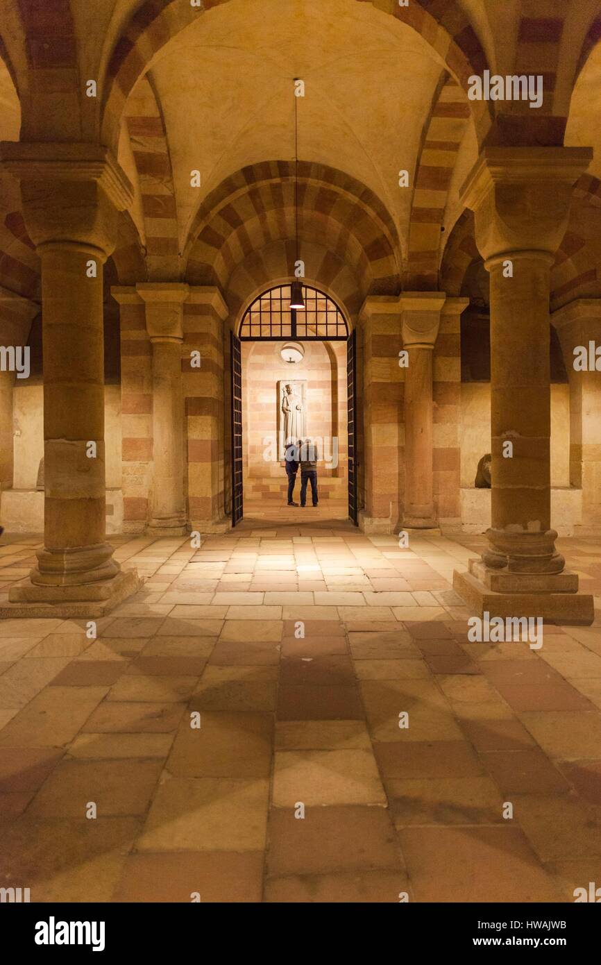 Crypt interior -Fotos und -Bildmaterial in hoher Auflösung – Alamy