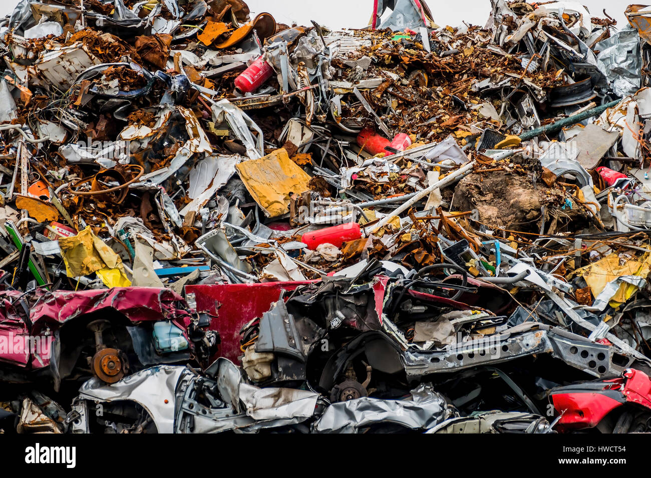 Schrottpresse auto -Fotos und -Bildmaterial in hoher Auflösung – Alamy