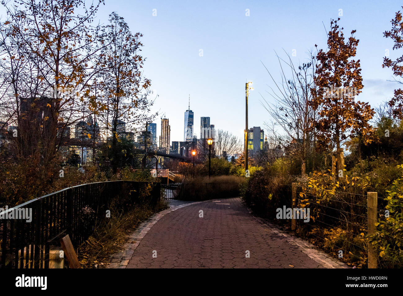Manhattan skyline from dumbo -Fotos und -Bildmaterial in hoher ...