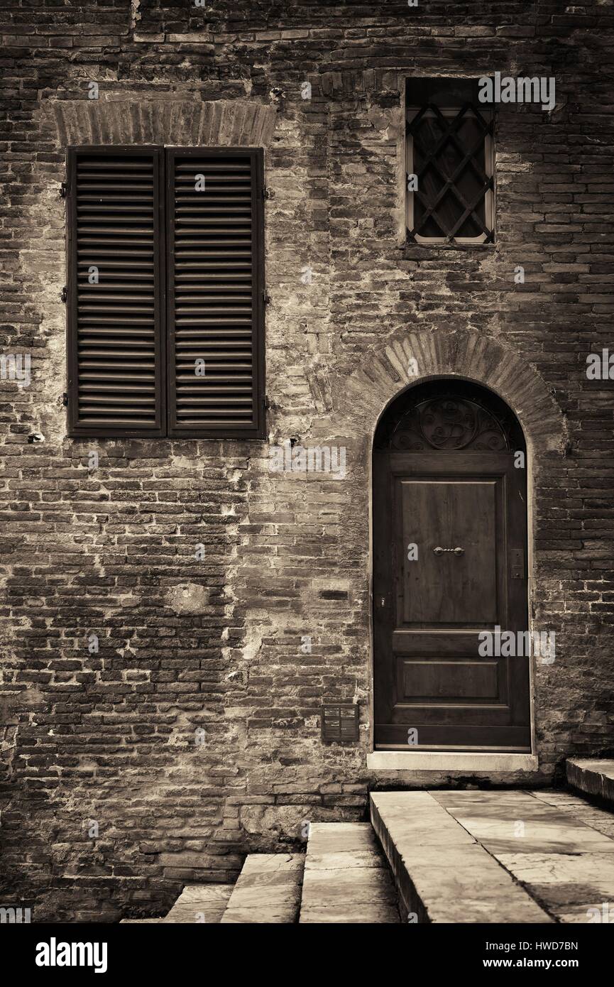 Bau der mauer fenster -Fotos und -Bildmaterial in hoher Auflösung – Alamy