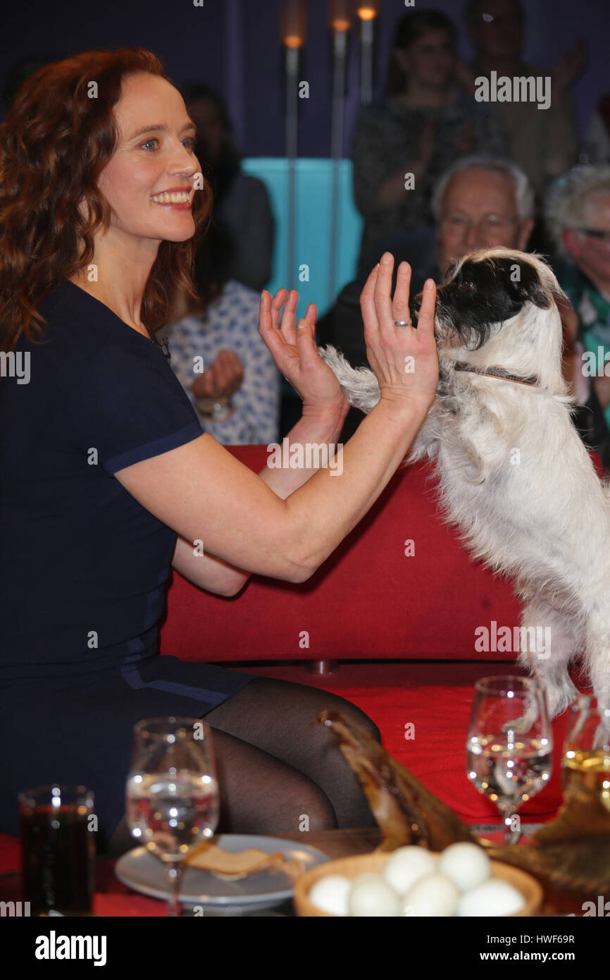 Guests attending ndr talkshow featuring -Fotos und -Bildmaterial in ...
