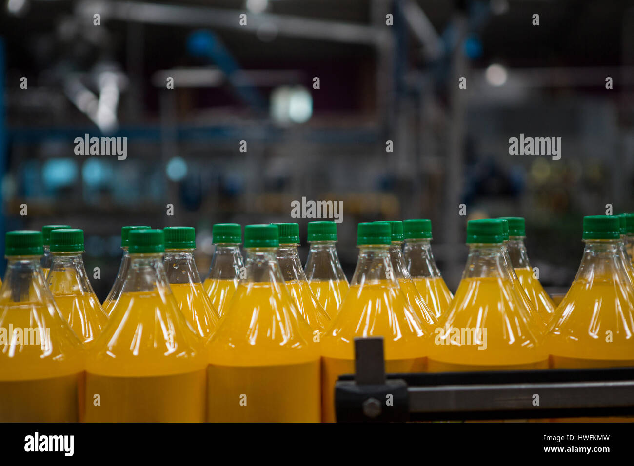 Glass processing factory -Fotos und -Bildmaterial in hoher Auflösung ...
