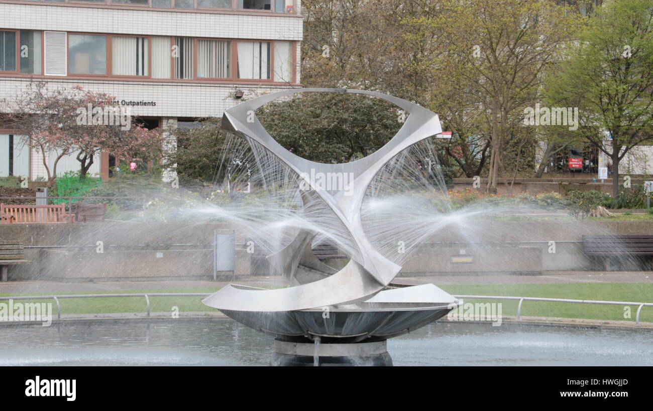 Silberner Wasserbrunnen Stockfotos und -bilder Kaufen - Alamy
