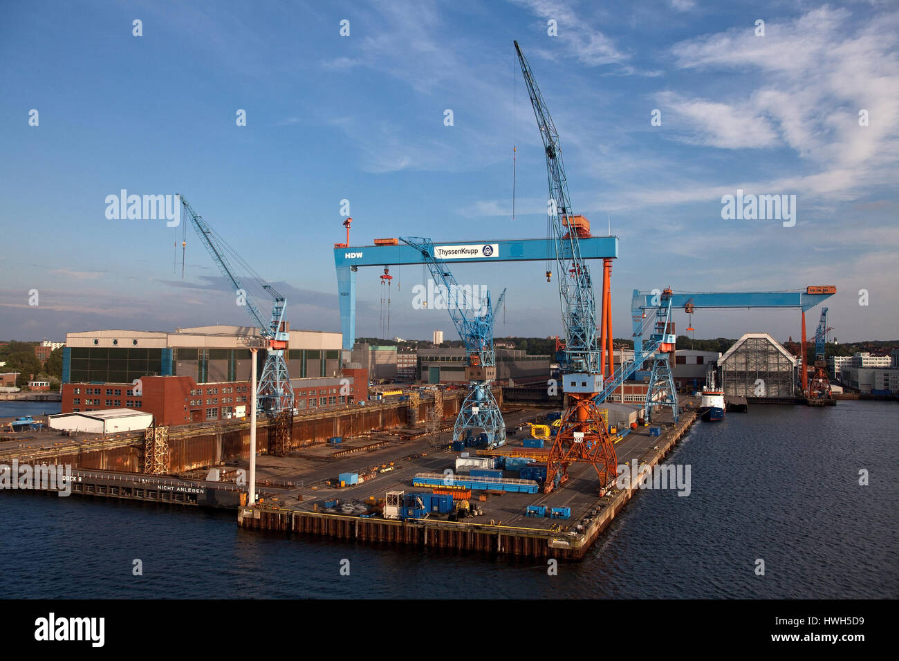 Kiel germany hdw shipyard -Fotos und -Bildmaterial in hoher Auflösung ...