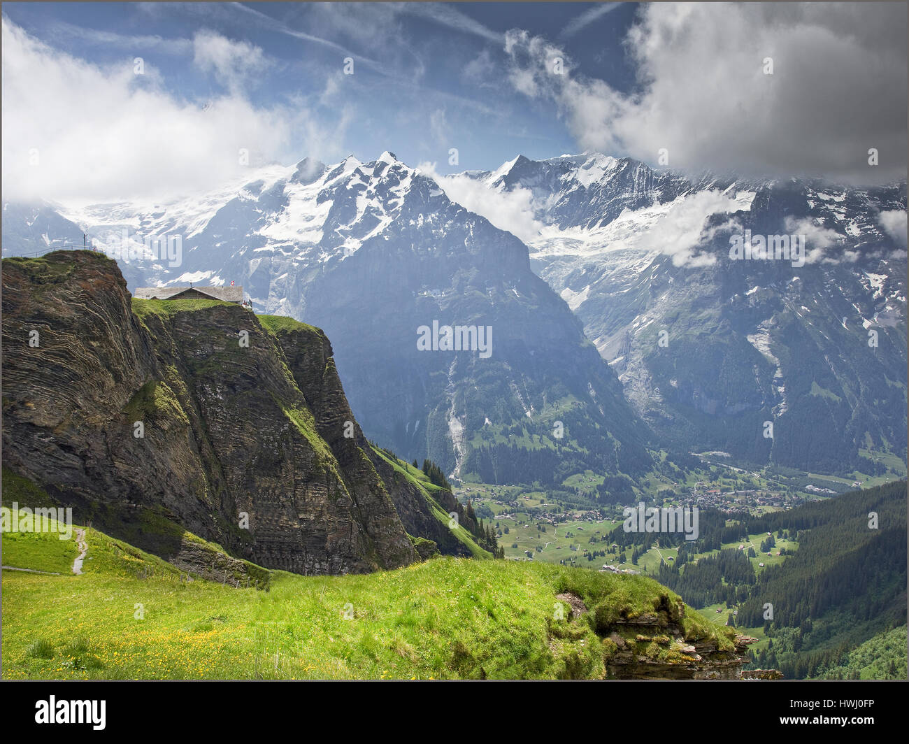 Schweizer bergwelt sommer -Fotos und -Bildmaterial in hoher Auflösung ...
