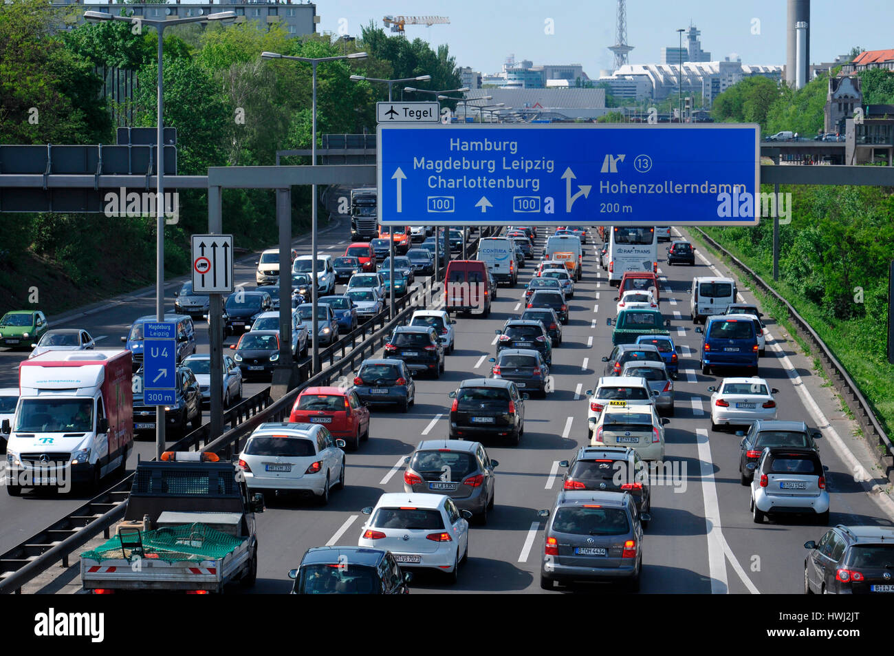 Berlin motorway signs -Fotos und -Bildmaterial in hoher Auflösung – Alamy