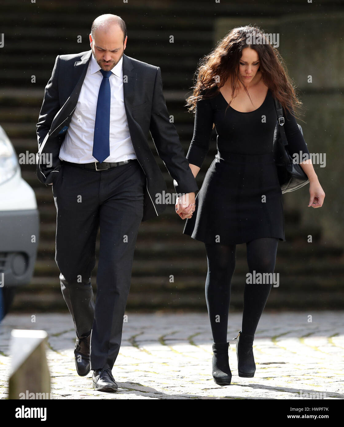 Aaron Brown (links) verlässt Winchester Crown Court, der wegen ...