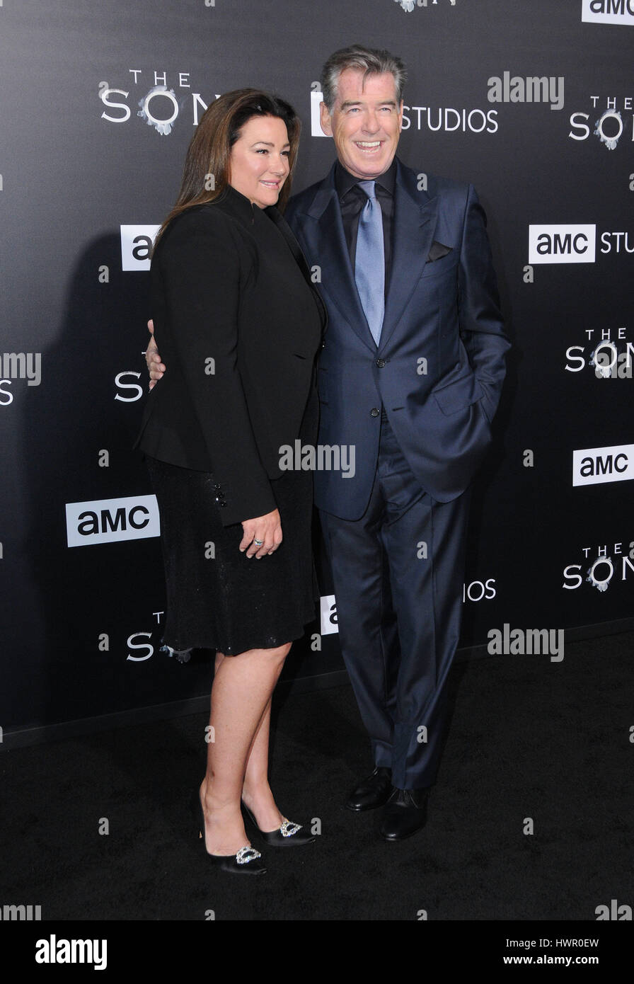 Keely shaye smith pierce brosnan -Fotos und -Bildmaterial in hoher ...