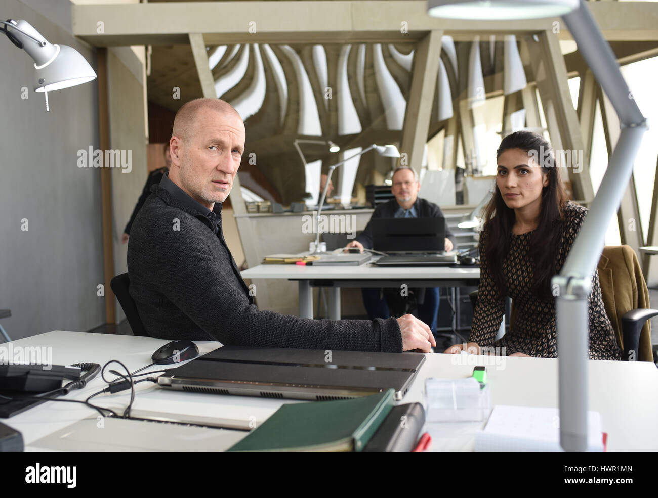 Hürth, Deutschland. 3. April 2017. Der Schauspieler Peter Lohmeyer (L ...