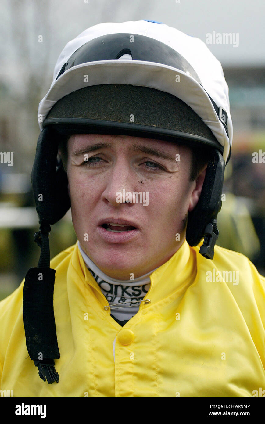 Jockey barry geraghty beim cheltenham festival -Fotos und -Bildmaterial ...
