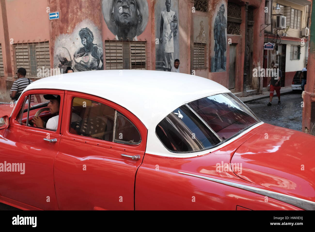 Havana rotes auto -Fotos und -Bildmaterial in hoher Auflösung – Alamy