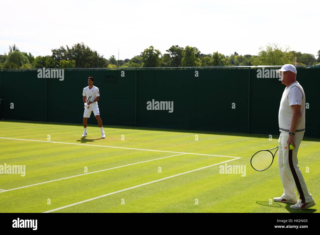 Boris becker at wimbledon -Fotos und -Bildmaterial in hoher Auflösung ...
