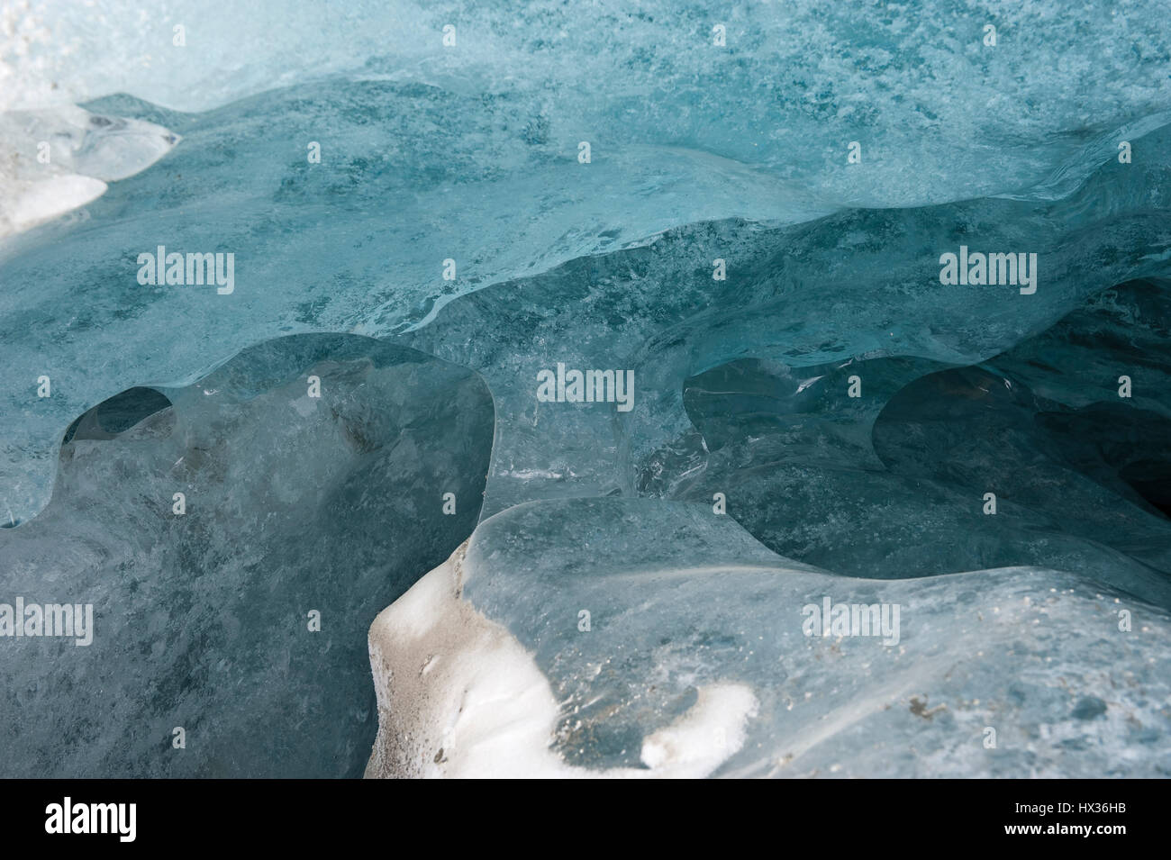 Eisbildung in eine Gletscherspalte, Morteratsch-Gletscher in Pontresina ...