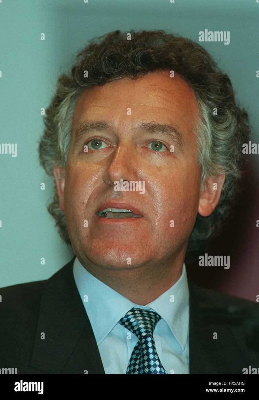 Peter hain -Fotos und -Bildmaterial in hoher Auflösung – Alamy