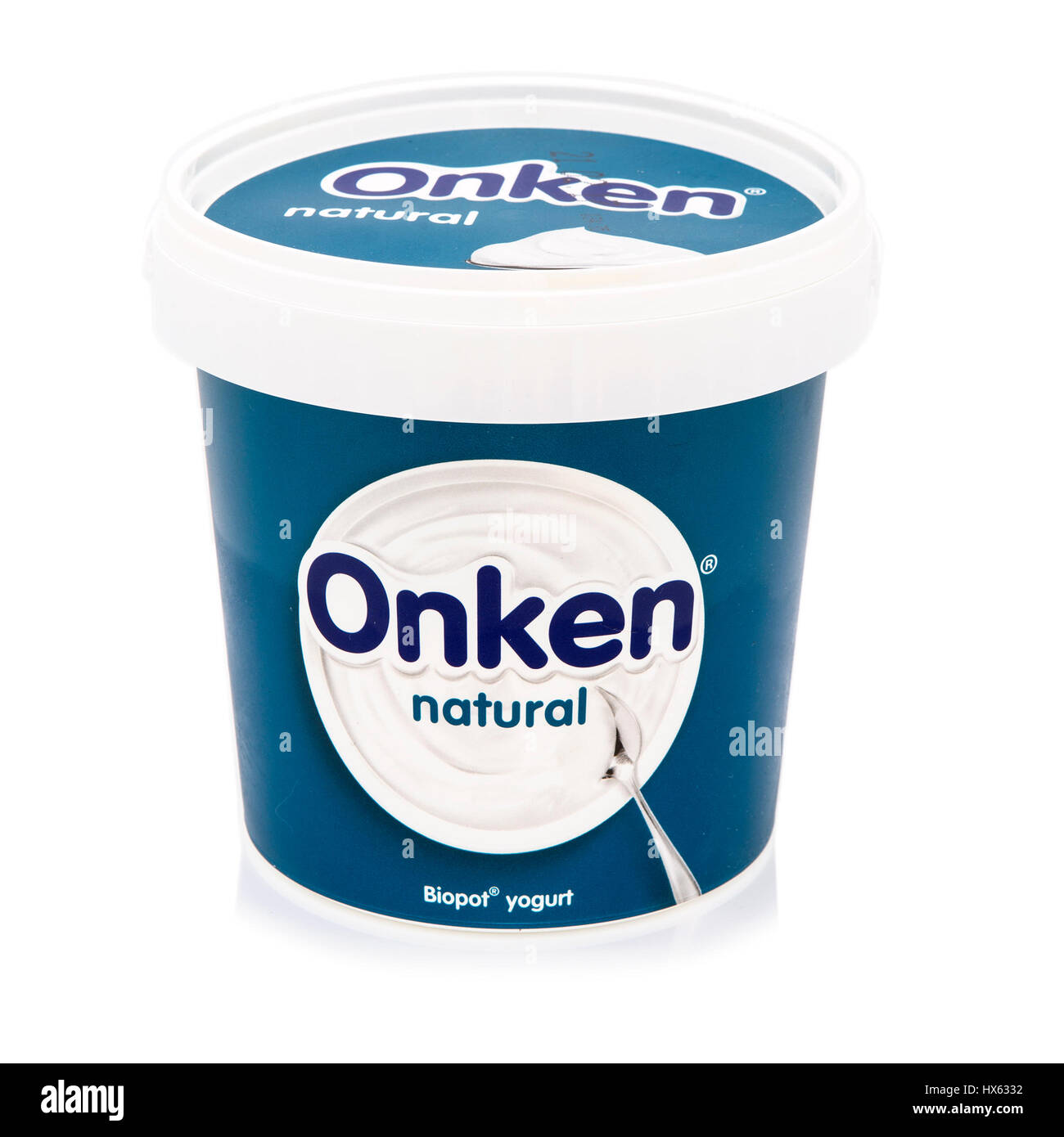 Onken Biopot Naturjoghurt auf weißem Hintergrund Stockfotografie - Alamy