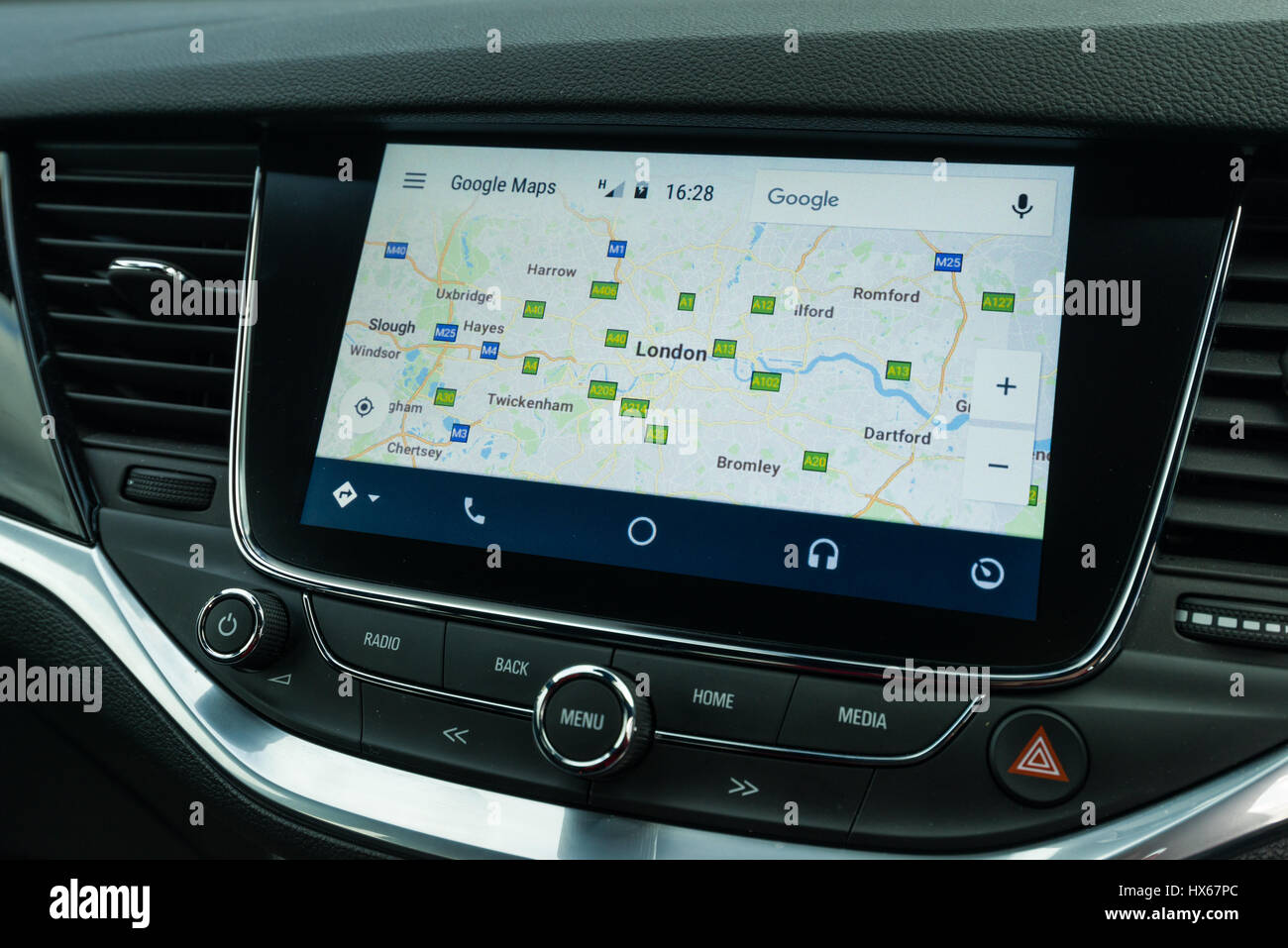 Android Auto Maps Navigation Auto Fahrzeug-Schnittstelle zeigt London ...