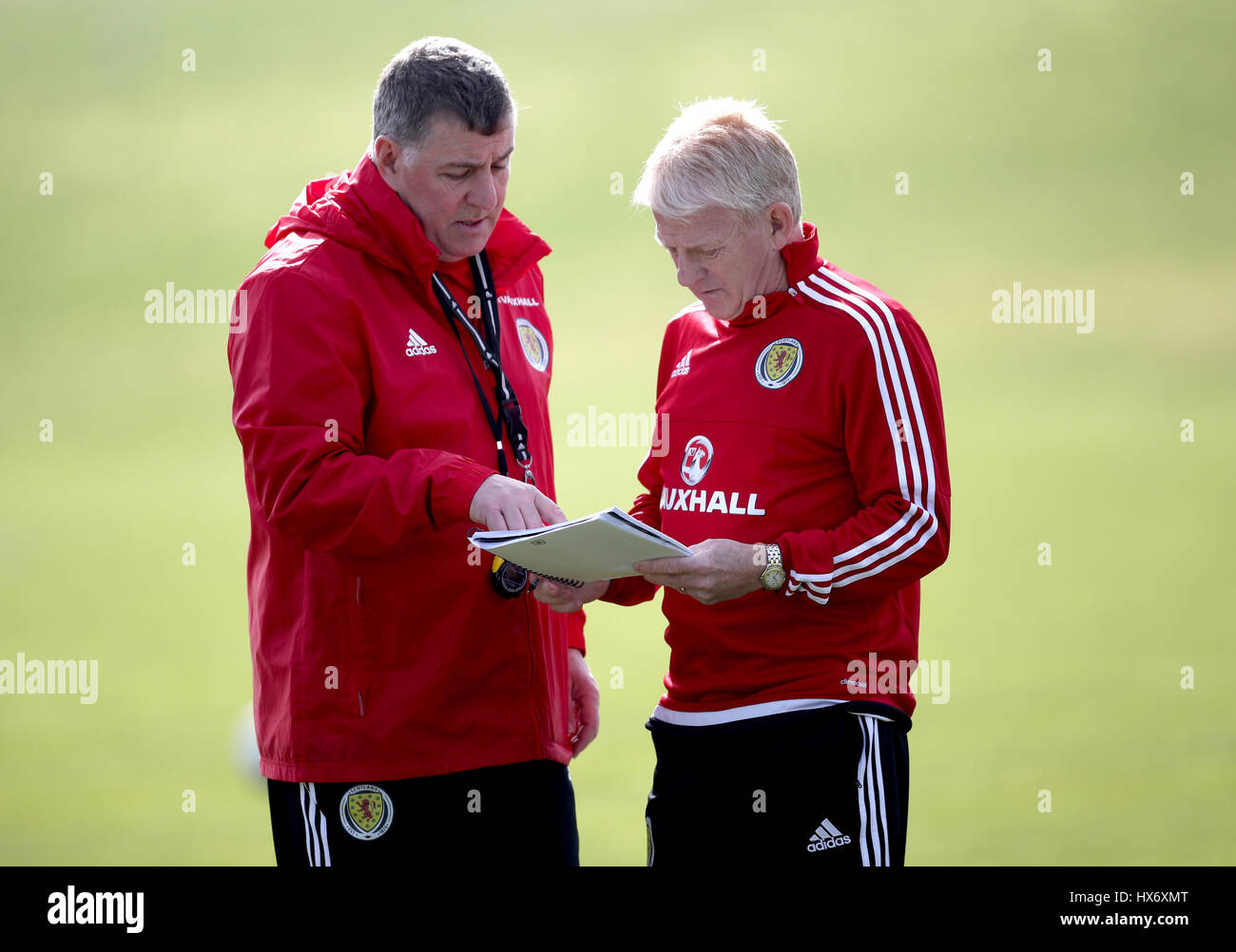 Schottland Manager Gordon Strachan Trainingseinheit Mar Hall Stockfotos ...