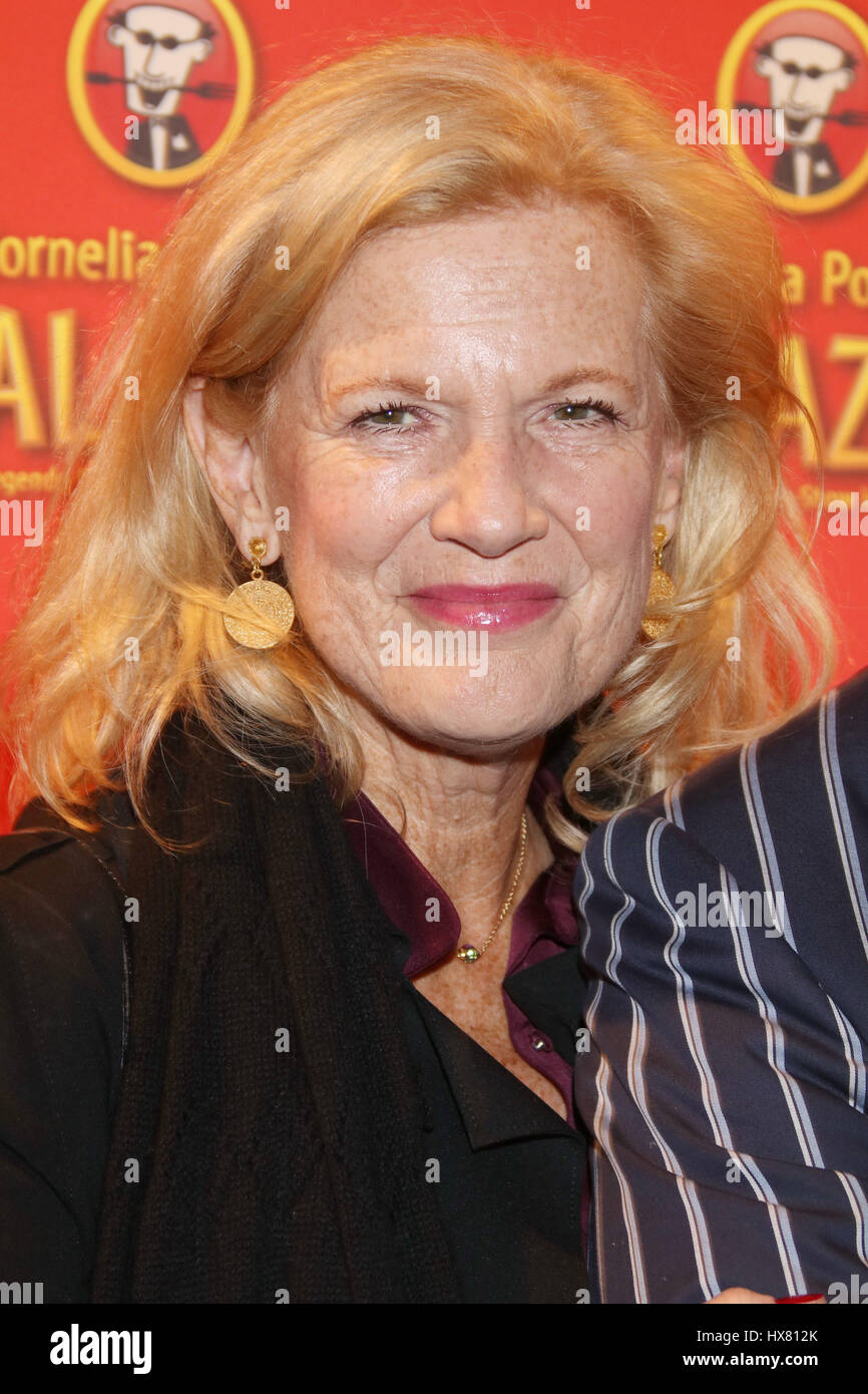 Prominente, die Teilnahme an der Charity-Gala für die Altonaer ...