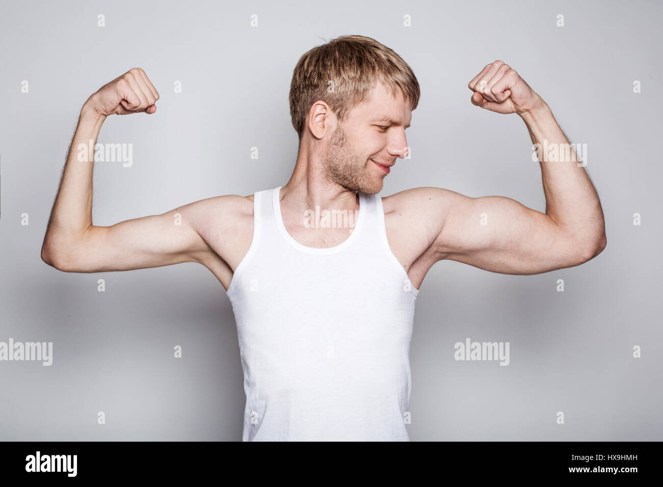 Starker arm -Fotos und -Bildmaterial in hoher Auflösung – Alamy