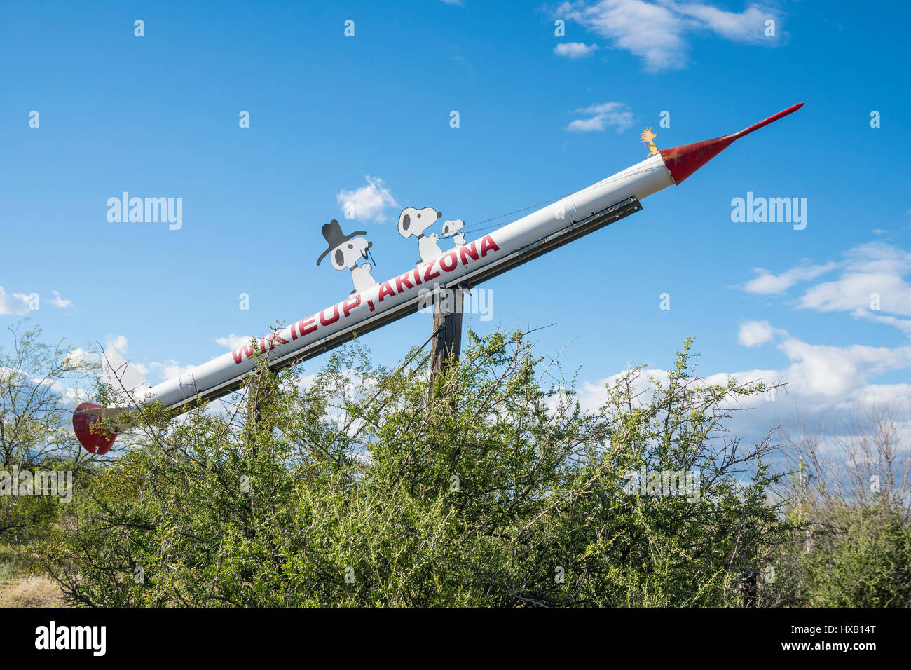 Snoopy und seine Freunde Cartoon (aus der Peanuts-Comic-Strip) sitzen ...