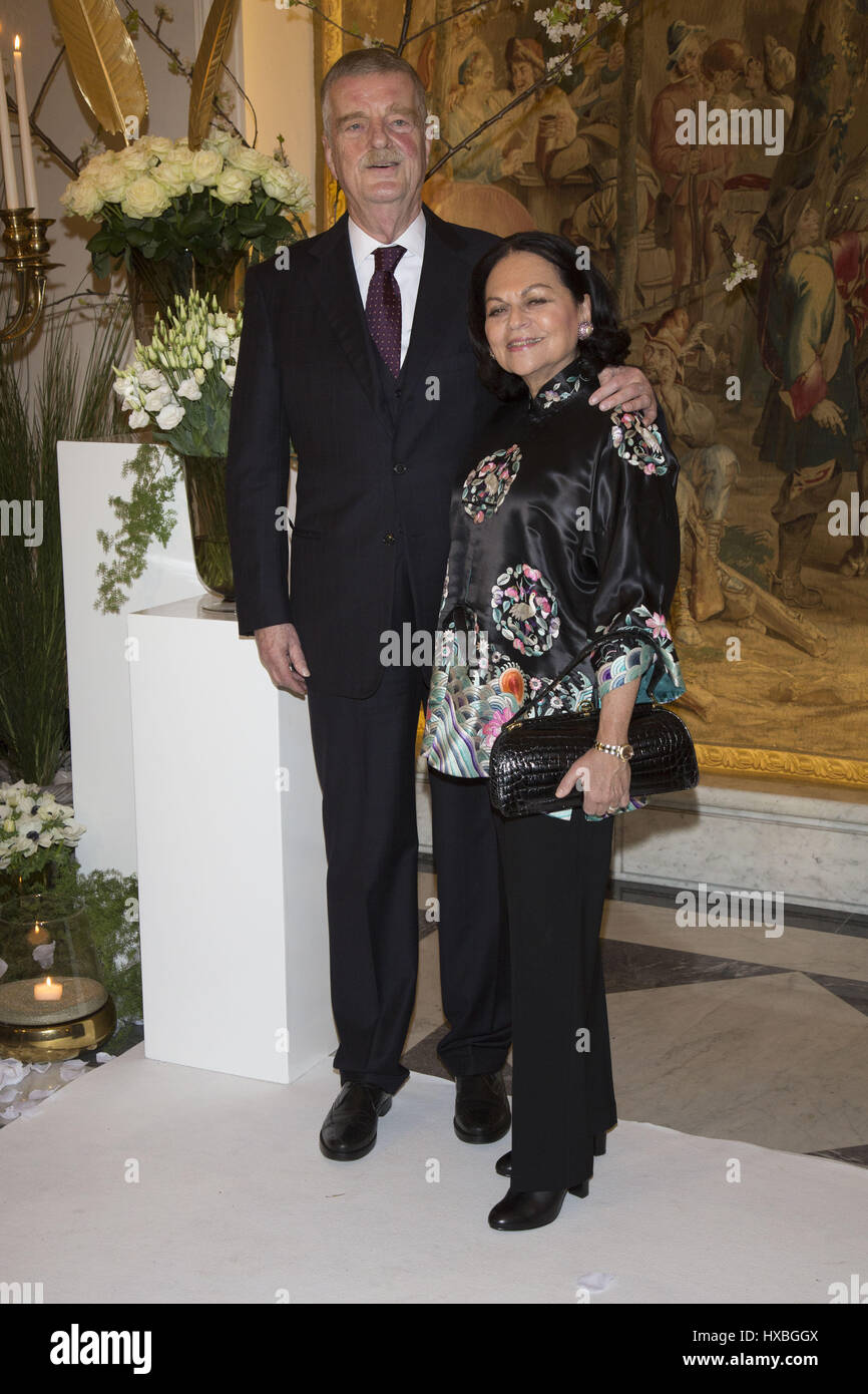 Prominente, die Teilnahme an den 120 Jahren von 4 Jahreszeiten Hotel ...