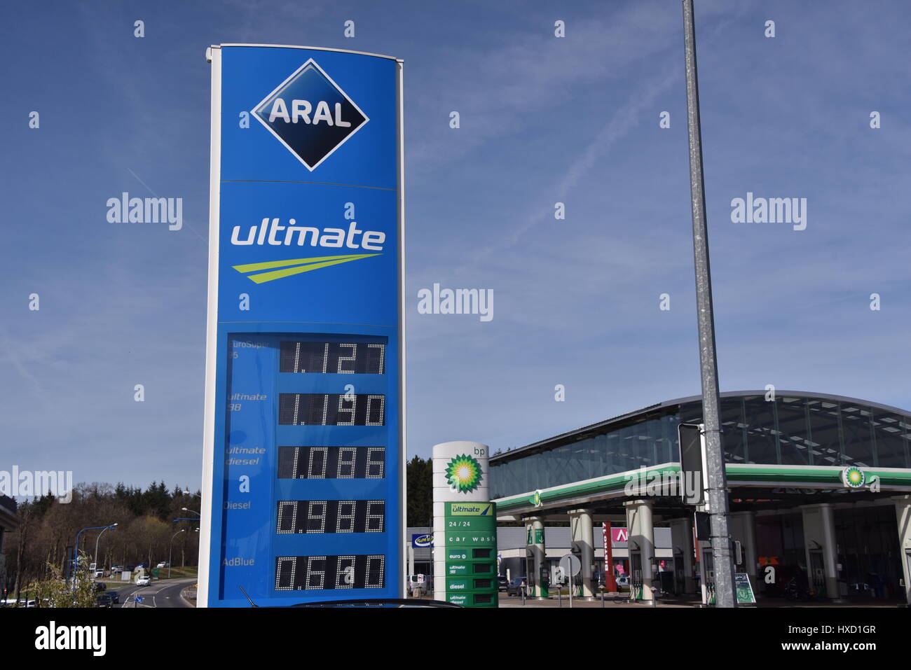 Aral Logo Stockfotos und -bilder Kaufen - Seite 2 - Alamy