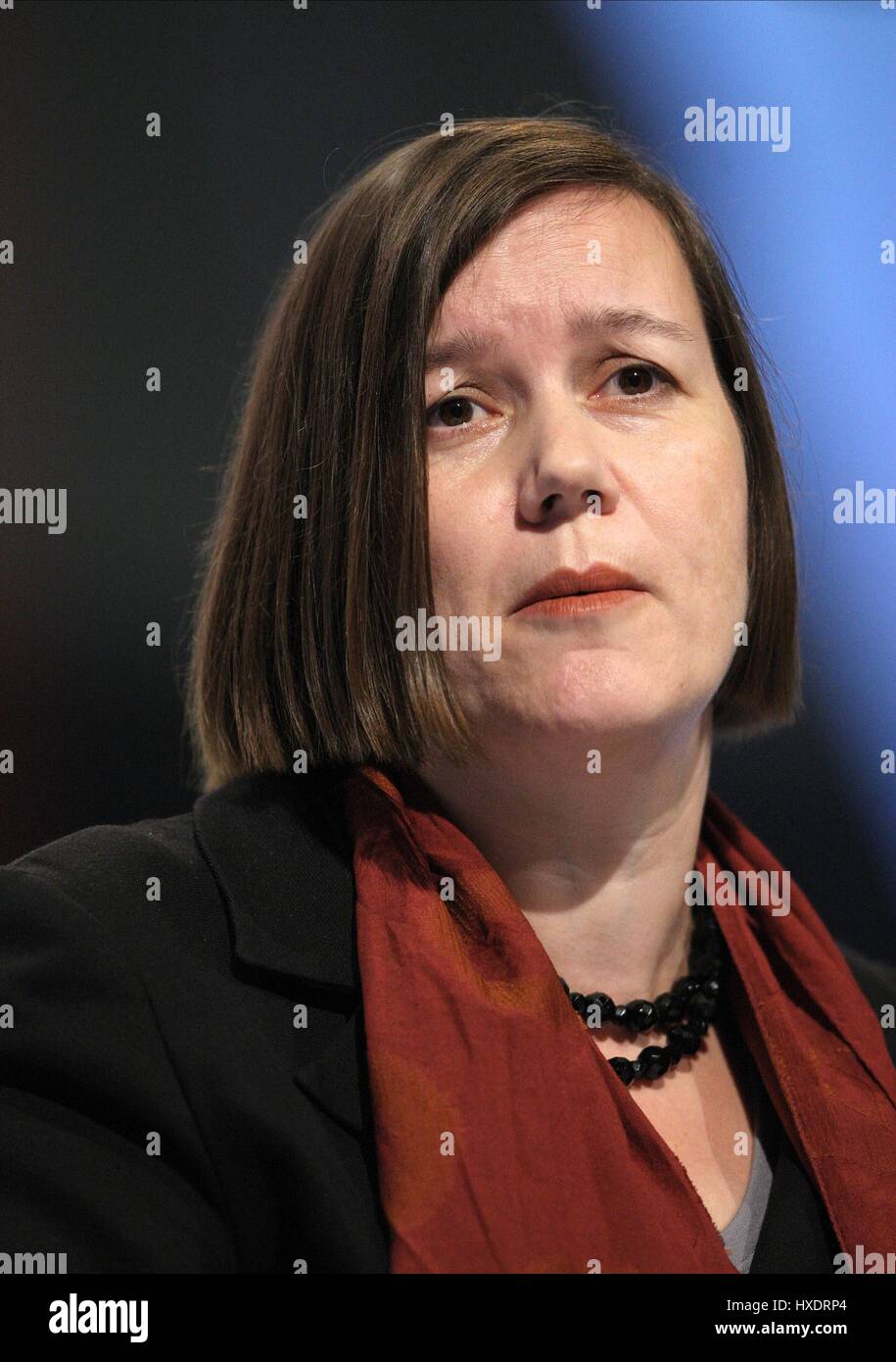 Meg hillier arbeit -Fotos und -Bildmaterial in hoher Auflösung – Alamy