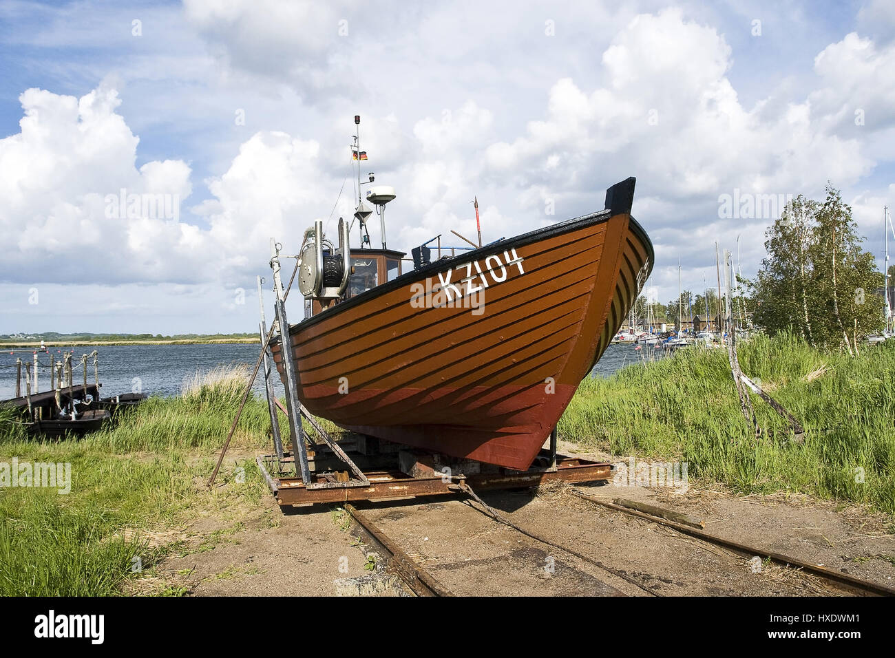 Angelboot/Fischerboot auf einem Slip-Arrangement, Fischerboot auf eine ...