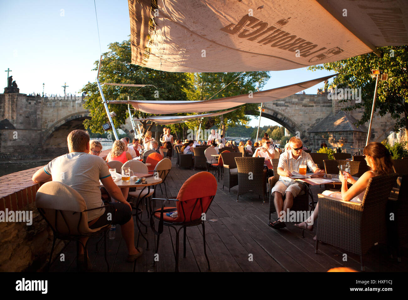 Prag cafe -Fotos und -Bildmaterial in hoher Auflösung – Alamy