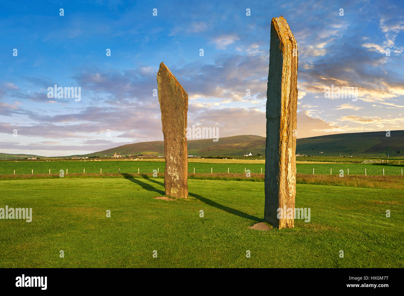 Neolithic standing stones -Fotos und -Bildmaterial in hoher Auflösung ...