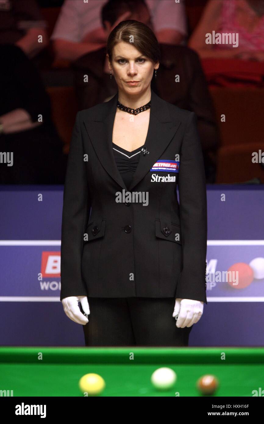 Michaela tabb snooker referee crucible -Fotos und -Bildmaterial in ...
