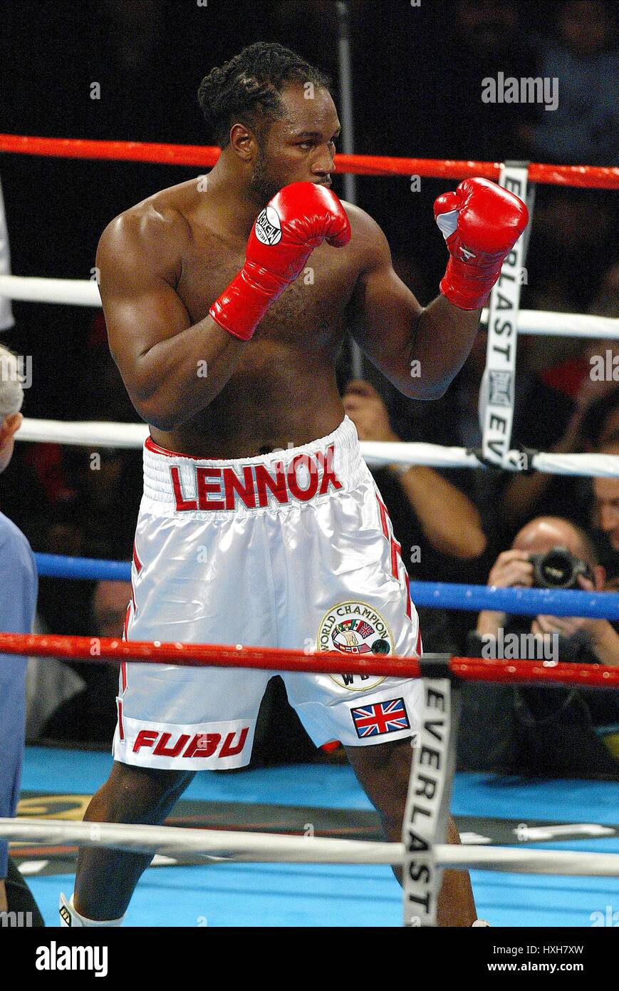 Boxer lennox lewis -Fotos und -Bildmaterial in hoher Auflösung – Alamy