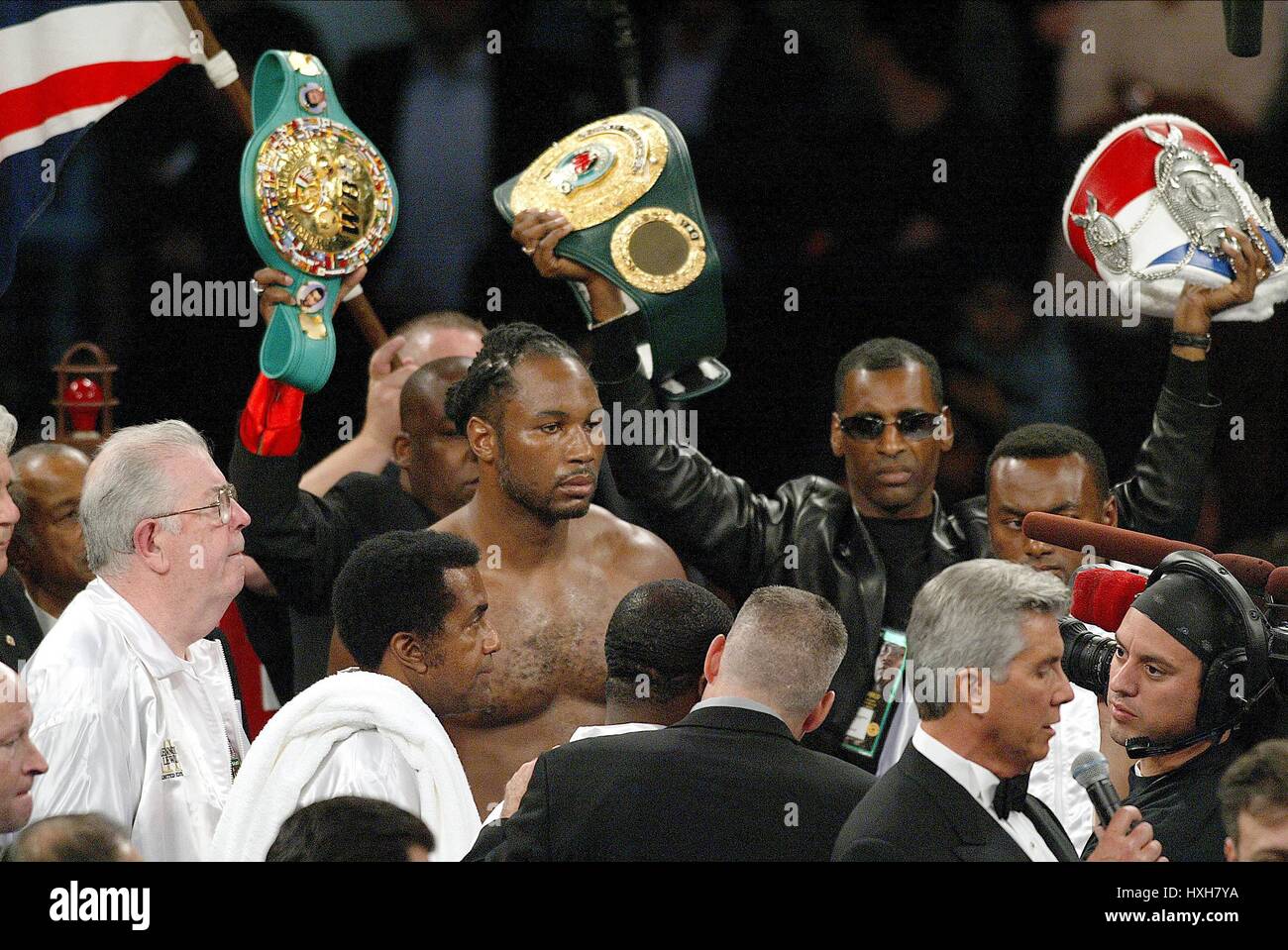 Boxer lennox lewis -Fotos und -Bildmaterial in hoher Auflösung – Alamy