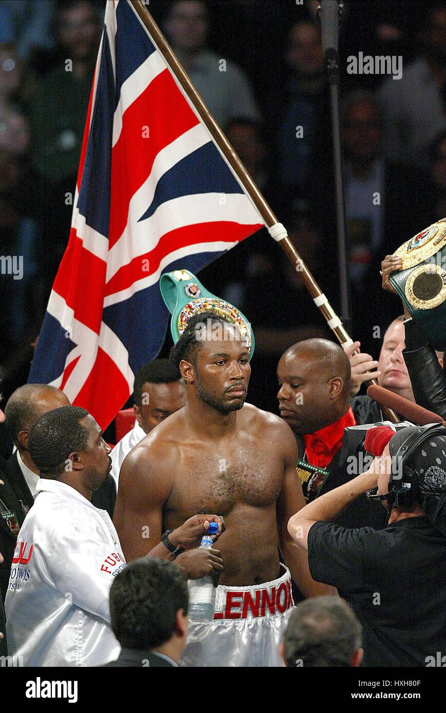 Boxer lennox lewis -Fotos und -Bildmaterial in hoher Auflösung – Alamy