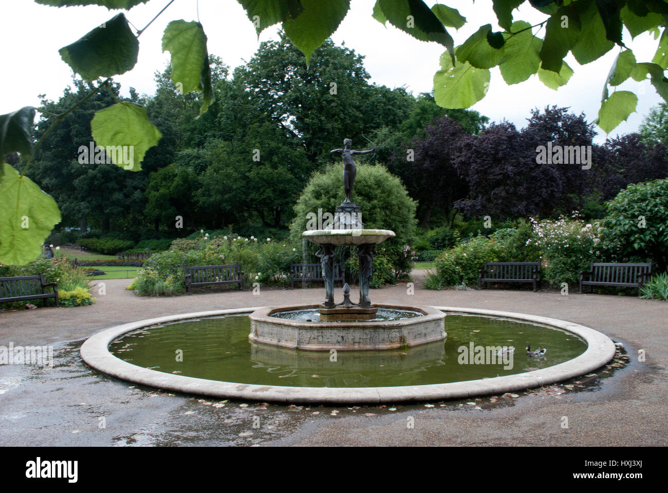 Die Jägerin Brunnen im Rosengarten des Hyde Park, London. Diana, Göttin ...