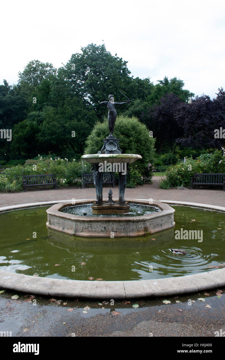 Die Jägerin Brunnen im Rosengarten des Hyde Park, London. Diana, Göttin ...