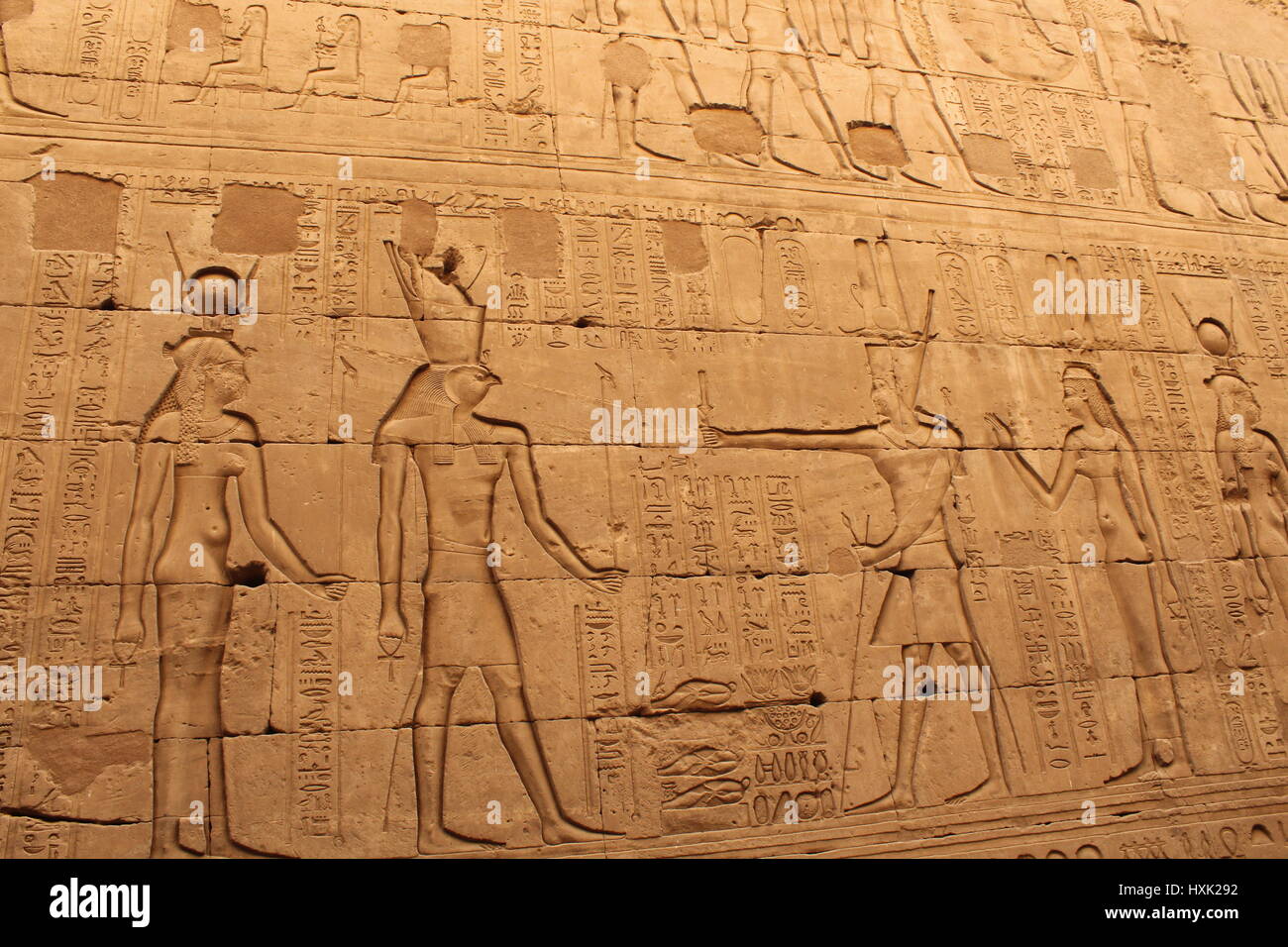 Edfu Tempel des Horus in Edfu Stadt am Nil Stockfotografie - Alamy